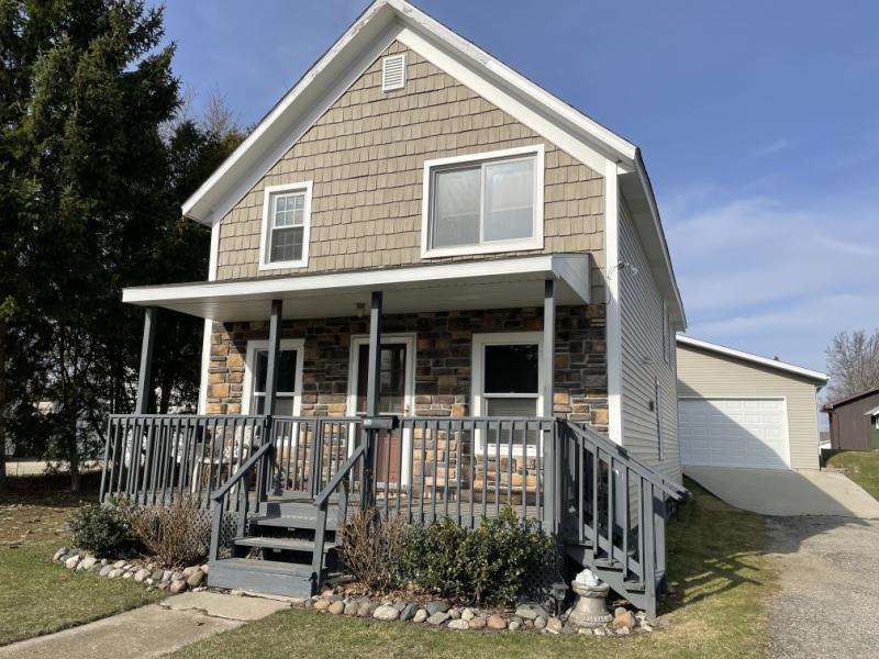 $149,900; 3 bedrooms; 2 baths; 1 1/2 story; 1400 sq ft; 3 car garage; 0 ...